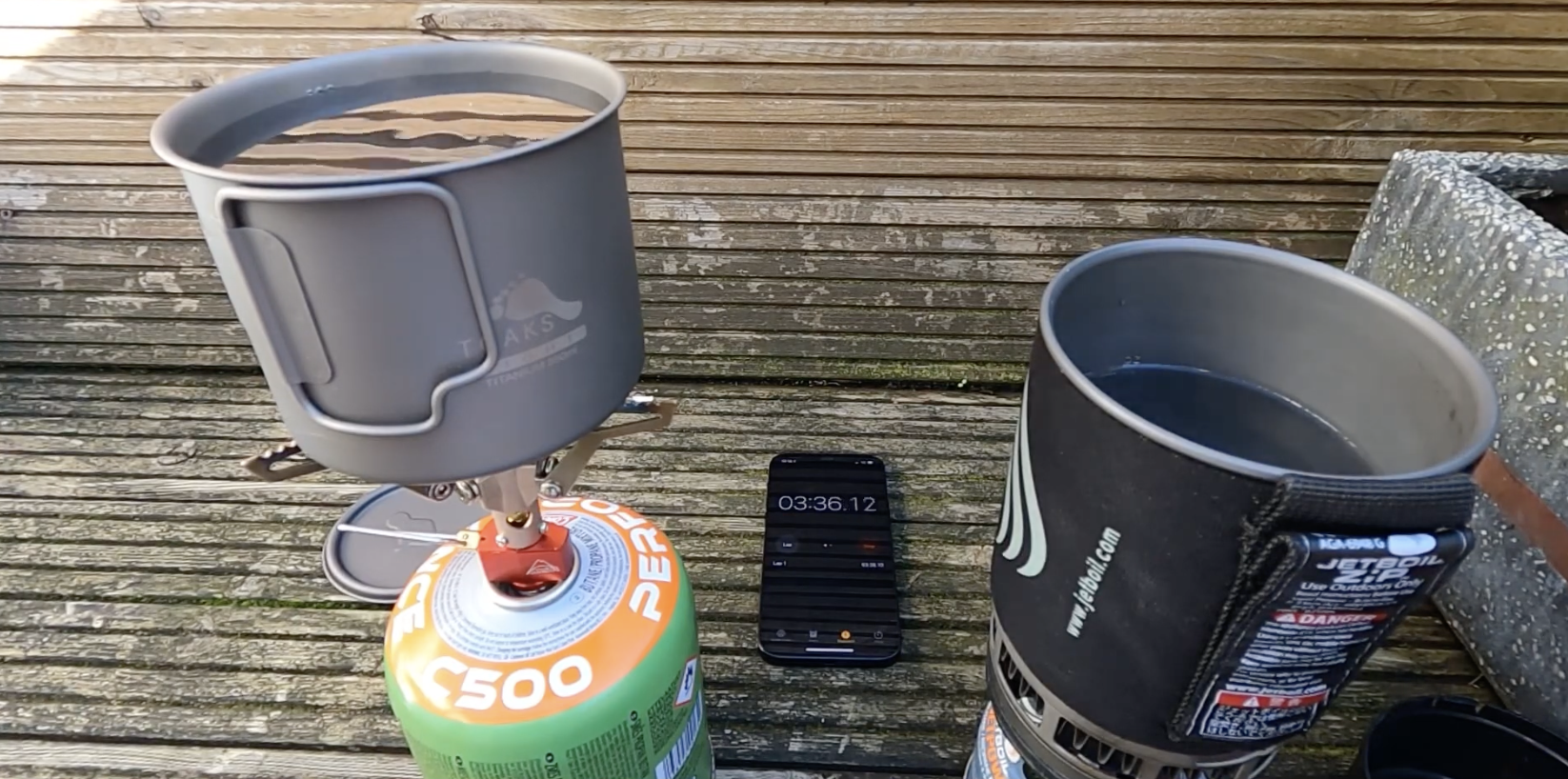 Ultralight camping stove: MSR Pocket Rocket 2 and Toaks 550ml Titanium ...