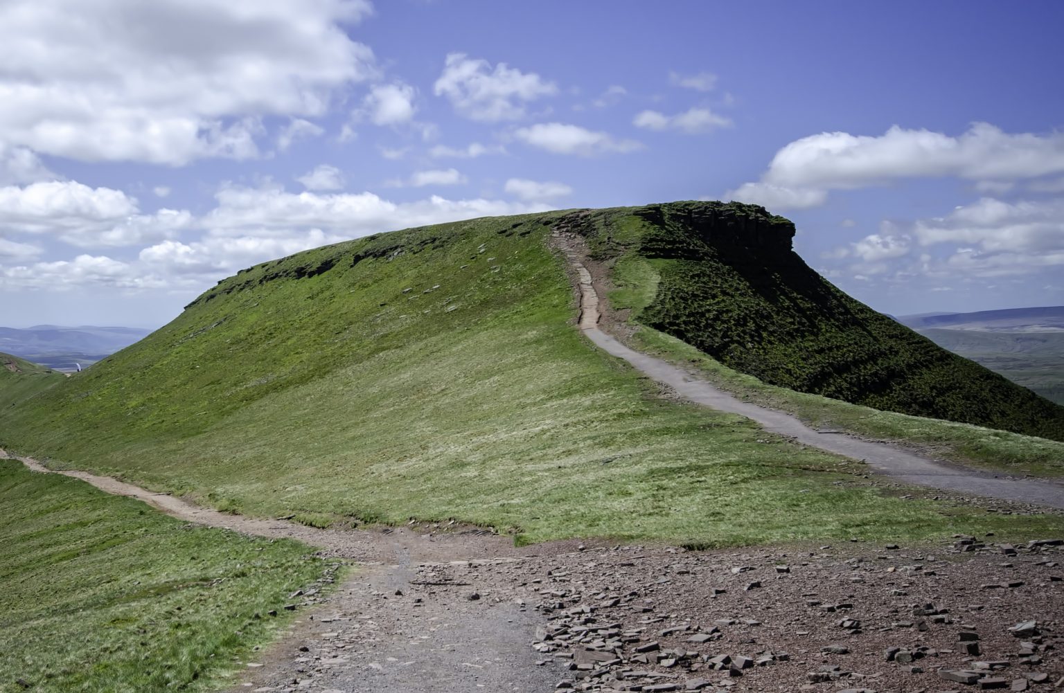 Pen y Fan walk: four hikes to the summit - TrekSumo